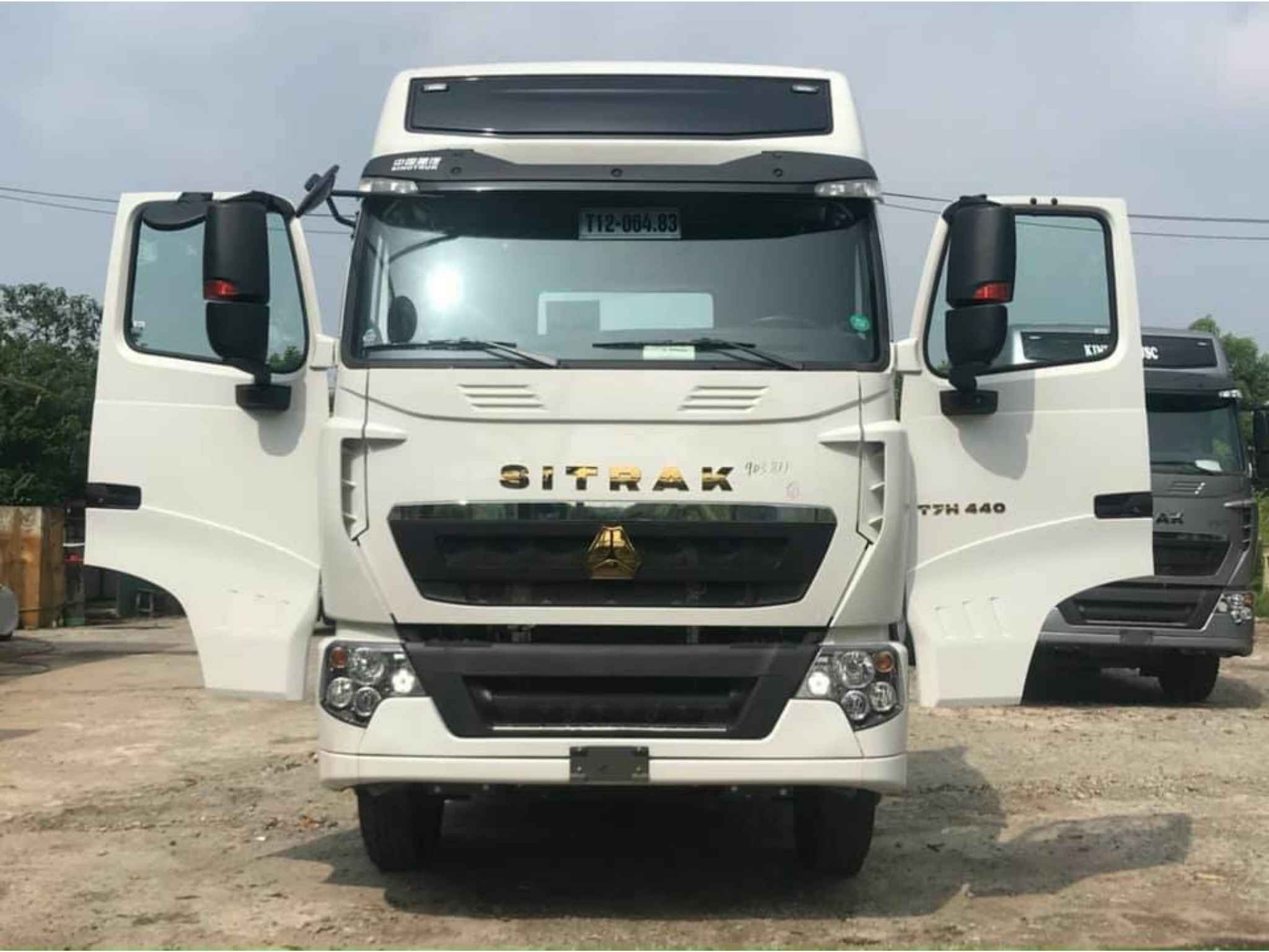 Đầu kéo Howo Sitrak 440 HP - Cấu Hình Vượt Trội - Vận Hành Mạnh Mẽ - Xe ...