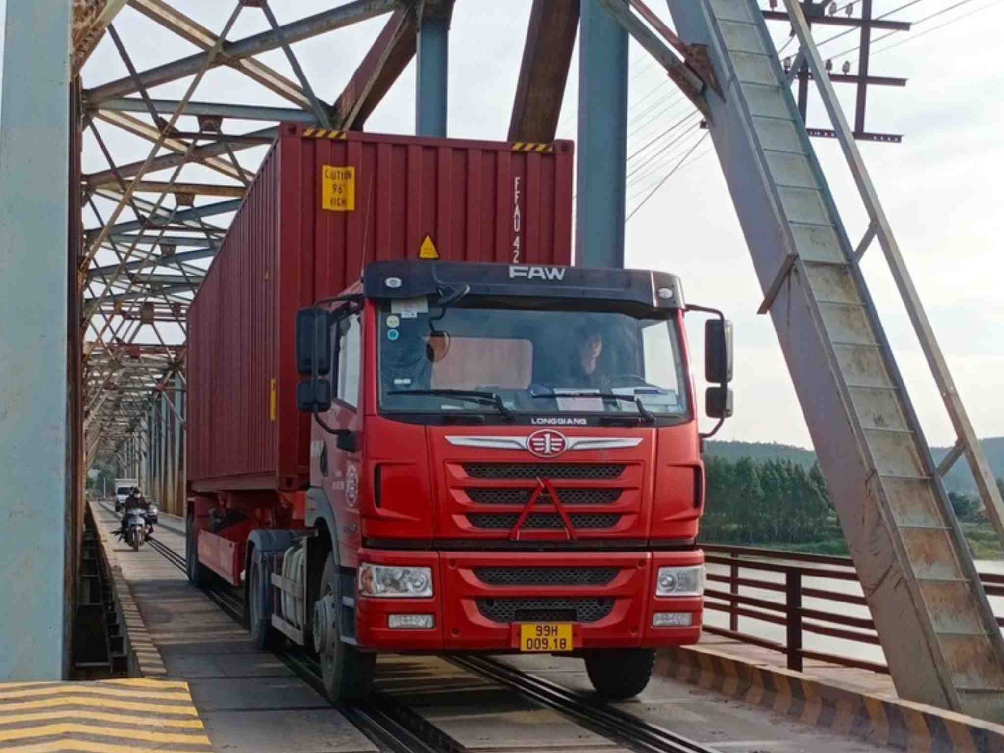 Tại sao đầu kéo Faw 1 cầu 260 HP lại được khách hàng tin dùng ? - Xe ...